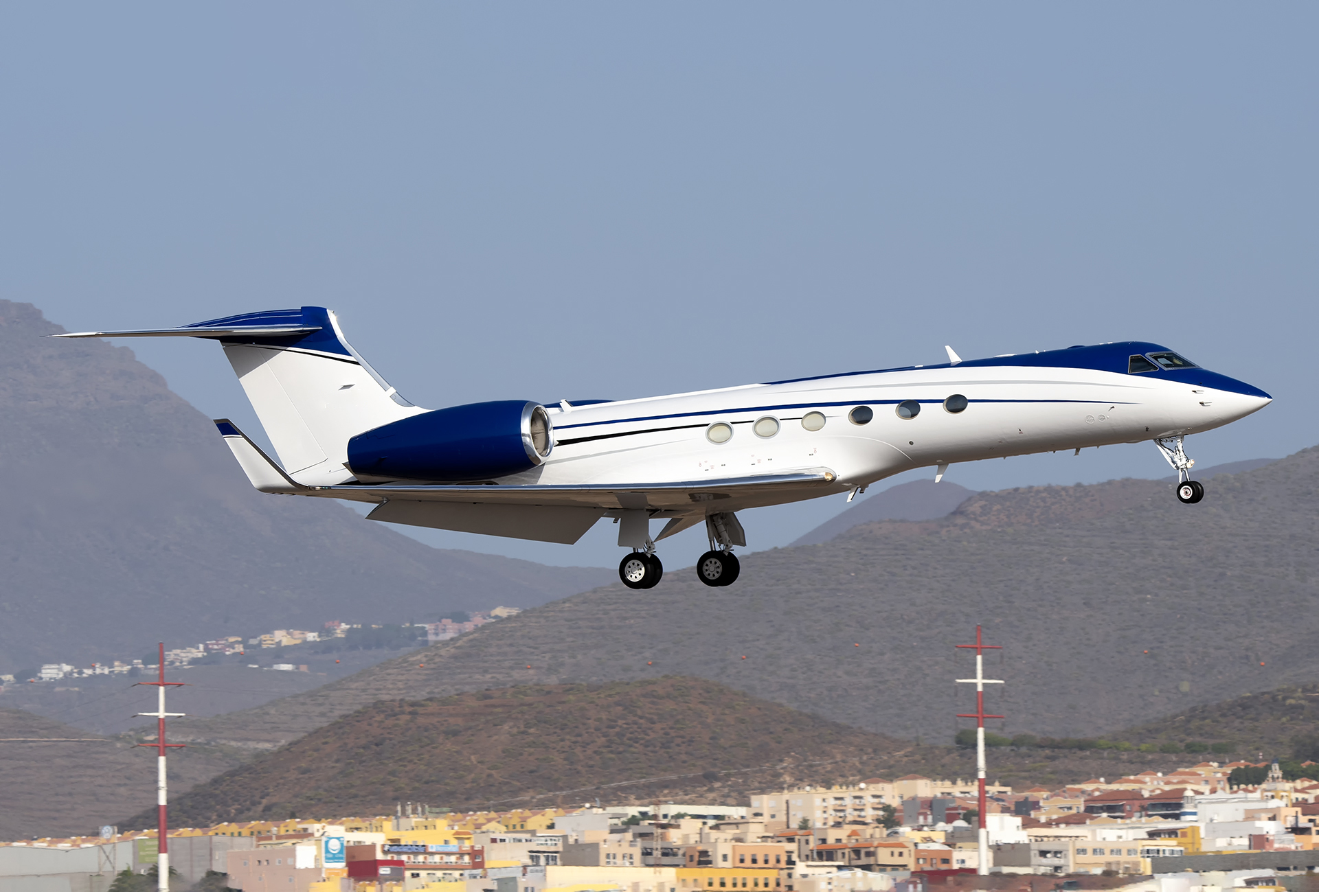 Piston, Turbo-Propeller, or Jet: What Are the Differences Between Major ...